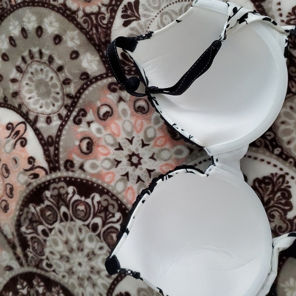 Maidenform | Intimates & Sleepwear | 43 Maidenform Bra 34 D | Poshmark